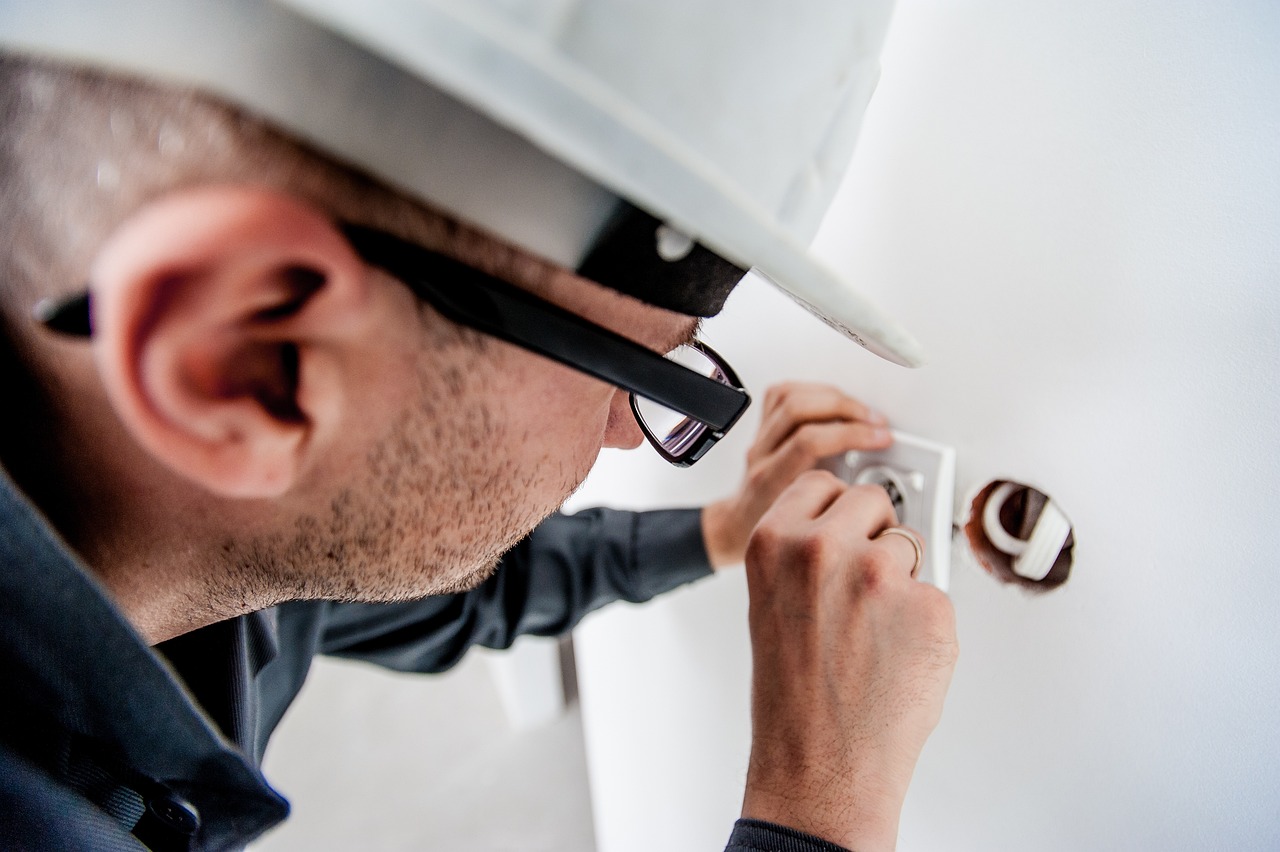 Essential Electrical Repairs Every Homeowner Should Know How to Do - Qh ...